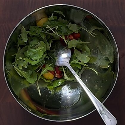 Salata od rukole i cherry rajčice za carpaccio | Tehnike | MasterMeal ...